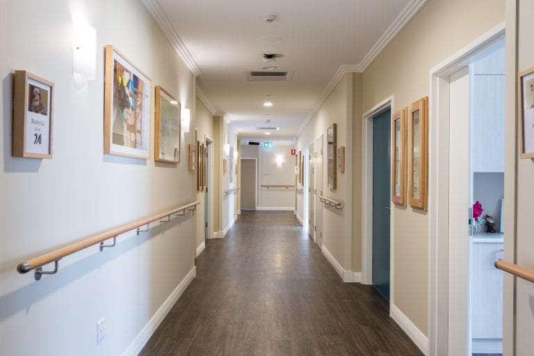 Timber & Stainless Steel Handrail Systems | Intrim Connecta Rail