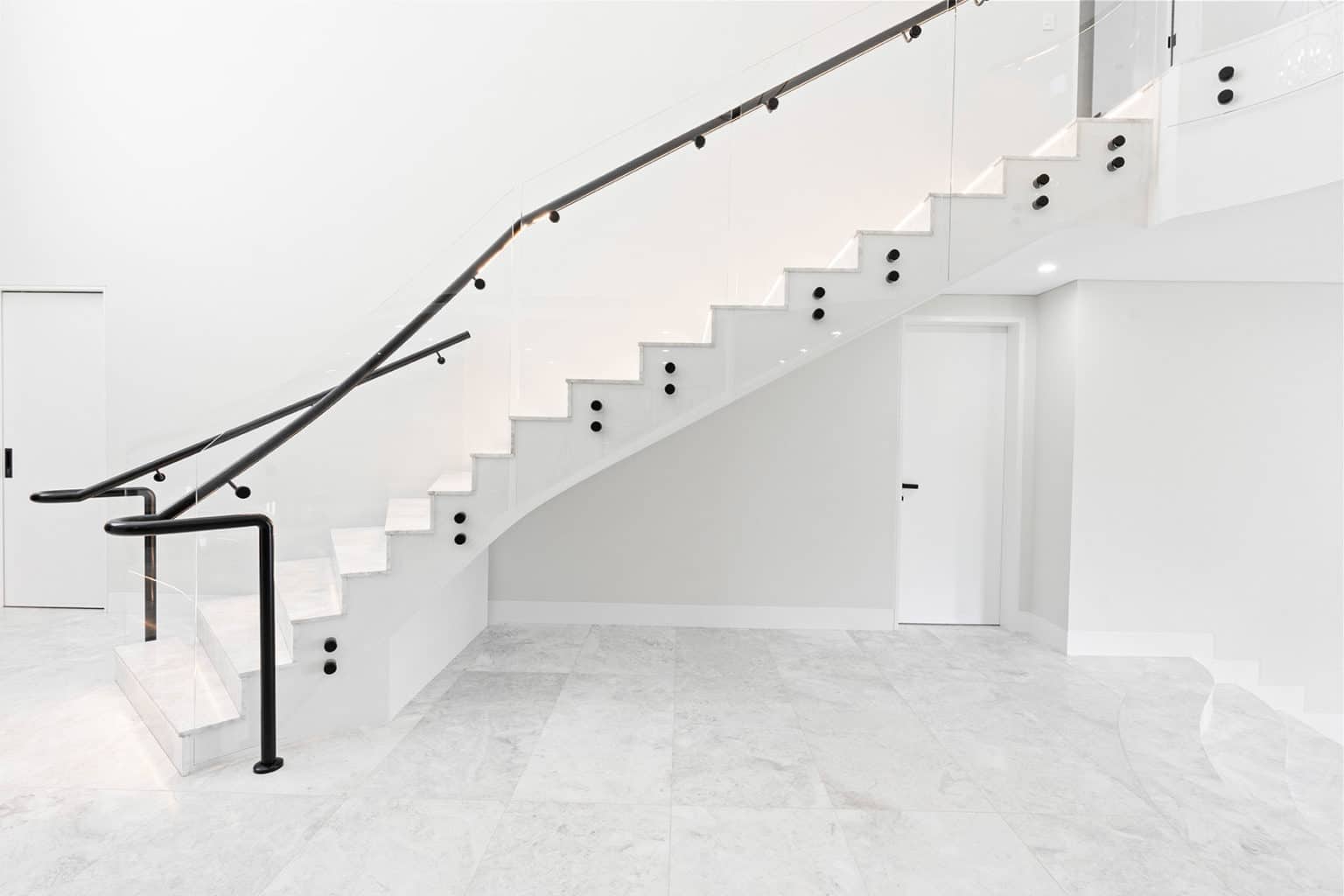 Modern Minimalist Home Featuring Intrim Shadowline® Skirting