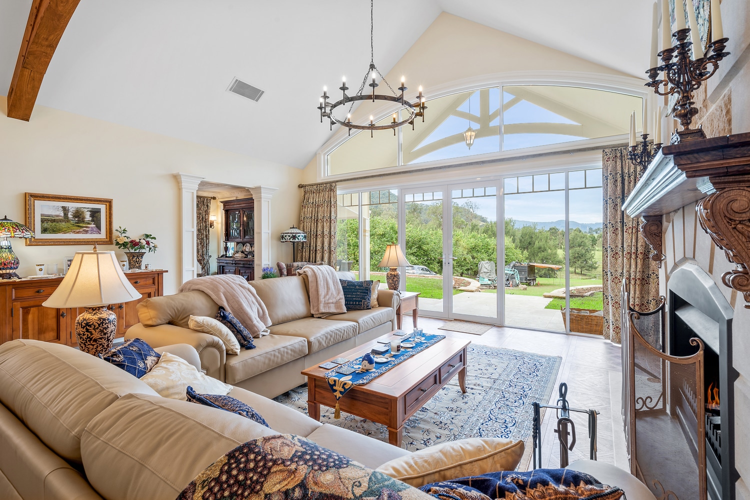 Curved Architraves and Elliptical Arches